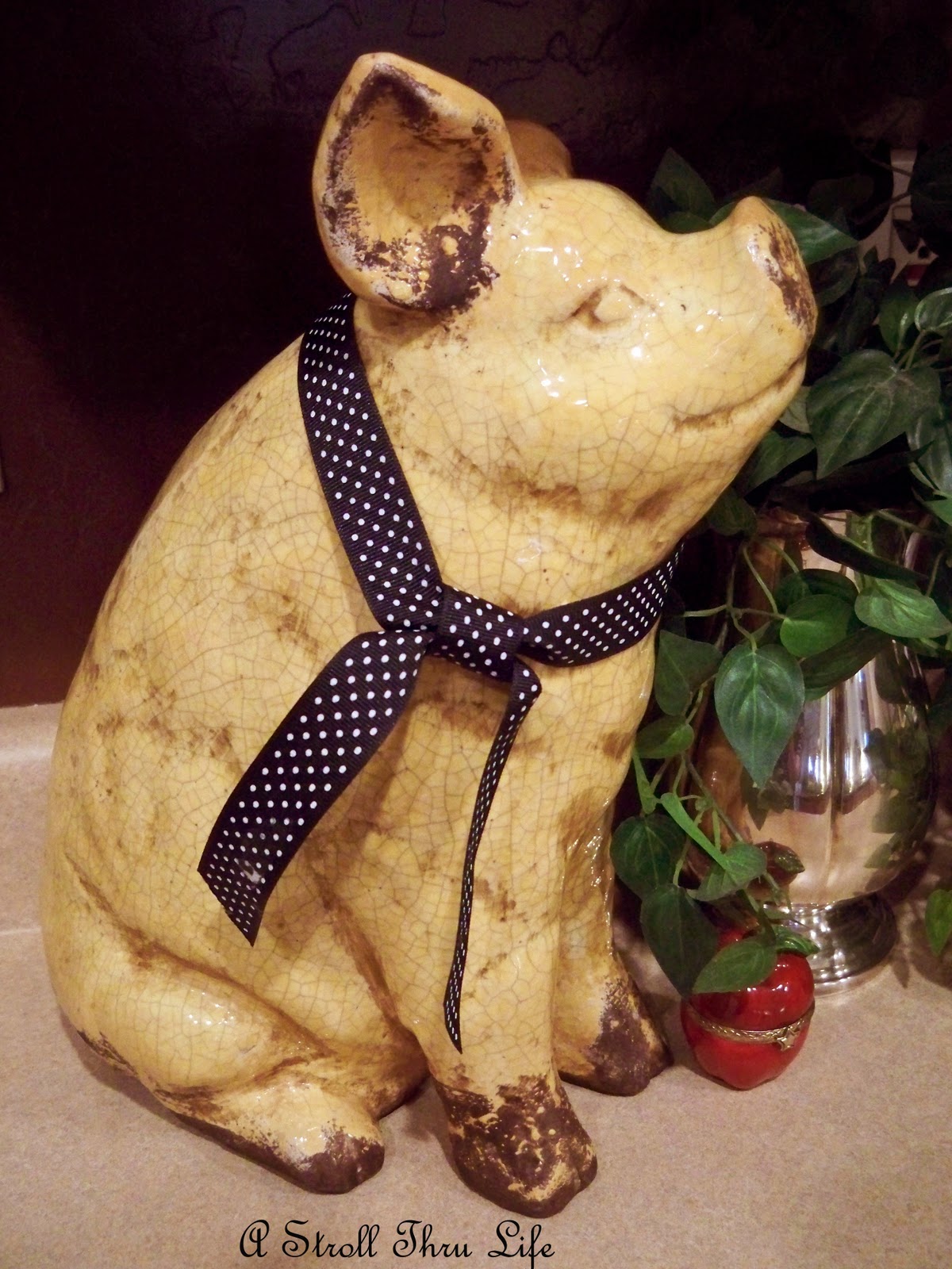 A Frenchy Pig - A Stroll Thru Life