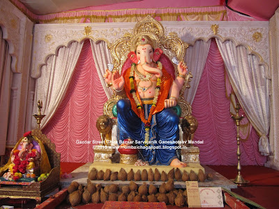 Mumbai Cha Ganpati: Gazdar Street Chira Bazaar Sarvajanik Ganeshotsav ...