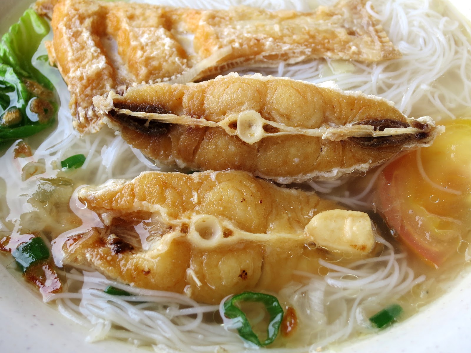 Fried Fish Bee Hoon Soup @ Fei Long in Johor Jaya, Johor Bahru 肥龙鱼头餐饮室 ...
