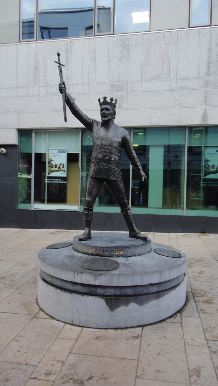 Digital Stories from Limerick,IE: Richard Harris statue