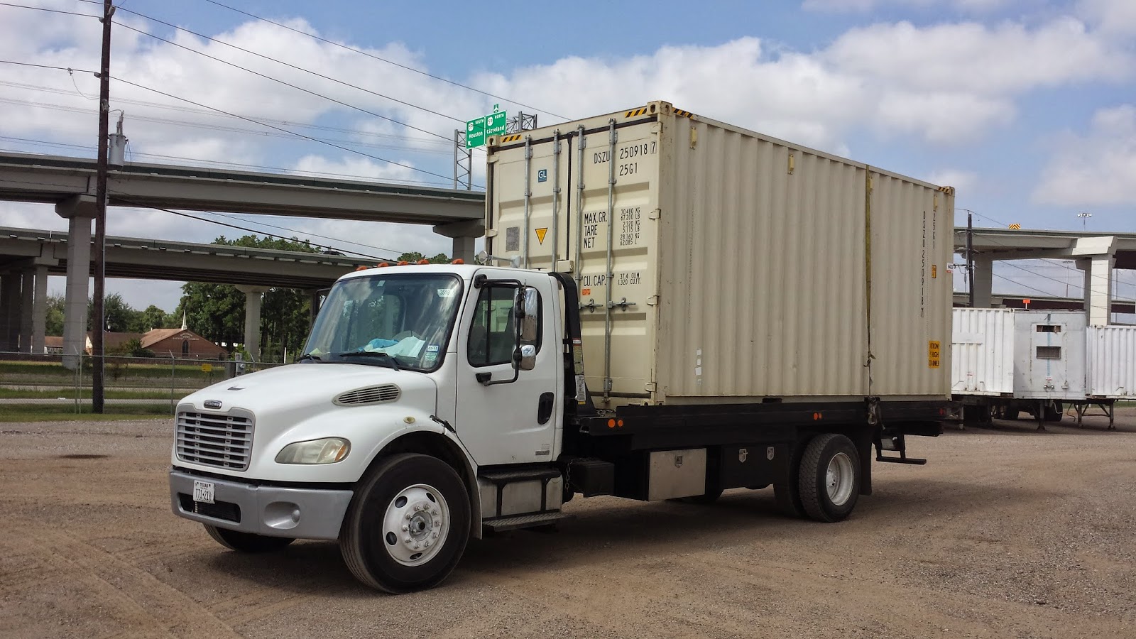 18 Wheeler Small Car limo Flatbed Towing Houston,713-554-2111: Cheap ...