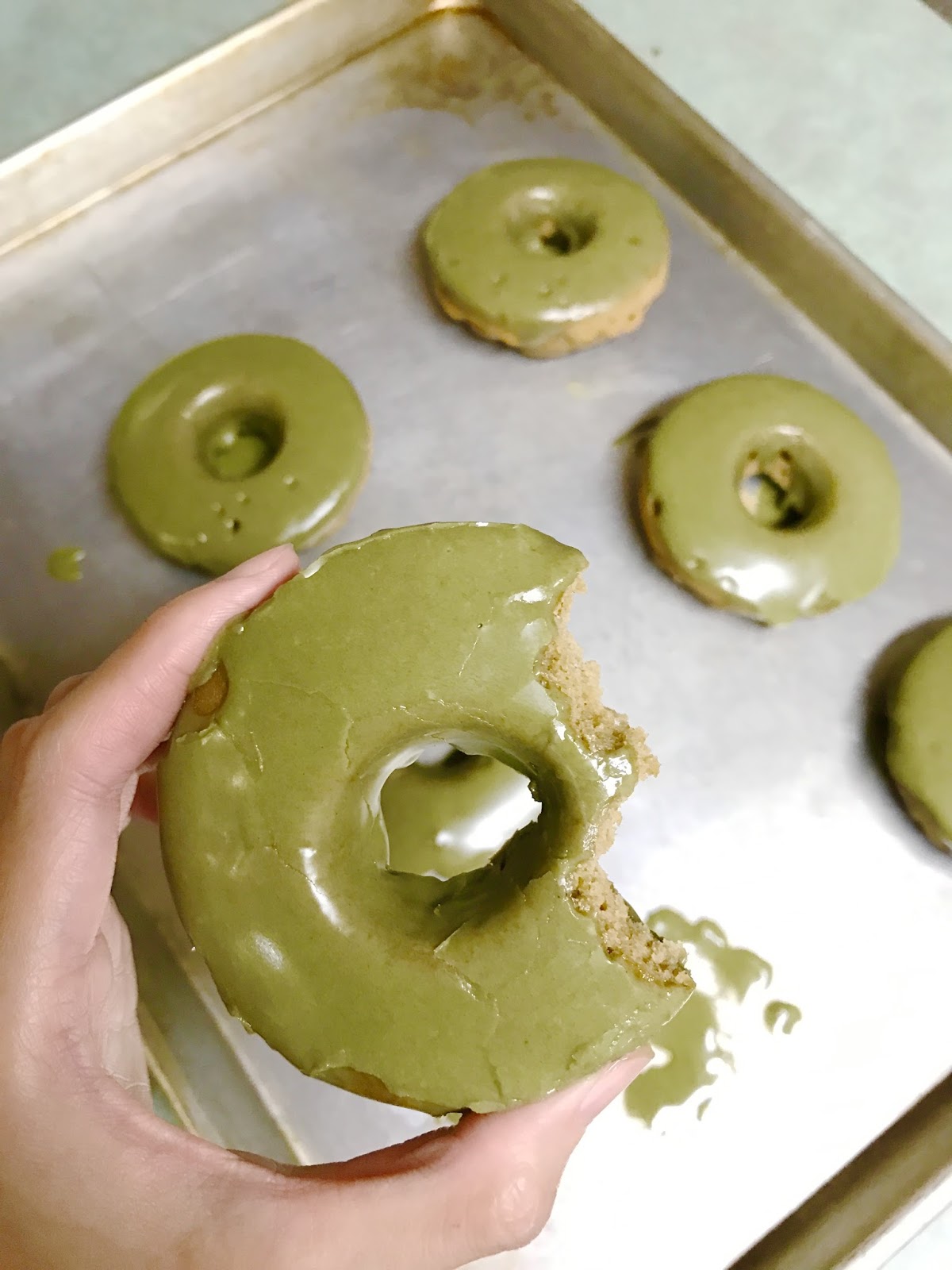 Gastronomic (Mis)Adventures : Recipe: Baked Matcha Donuts