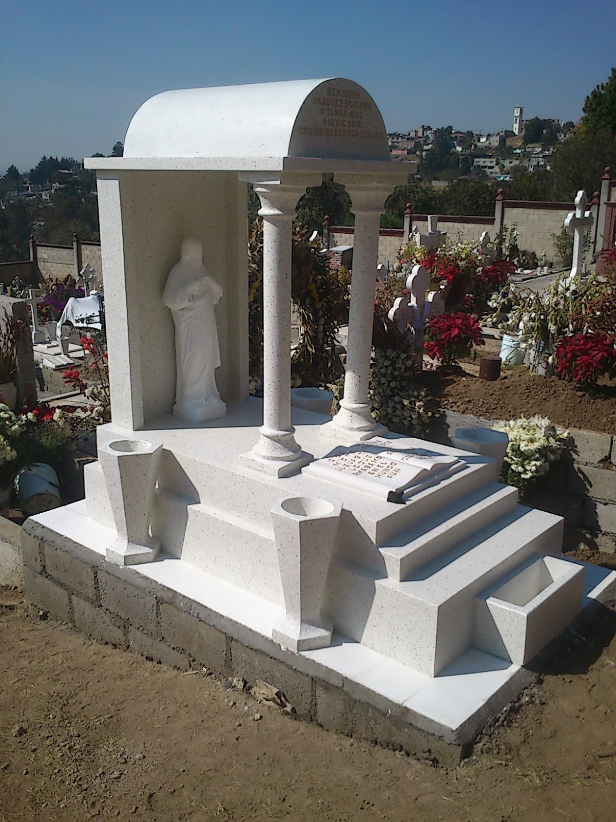 MARMOLERIA ROMERO: LAPIDAS VARIOS MODELOS