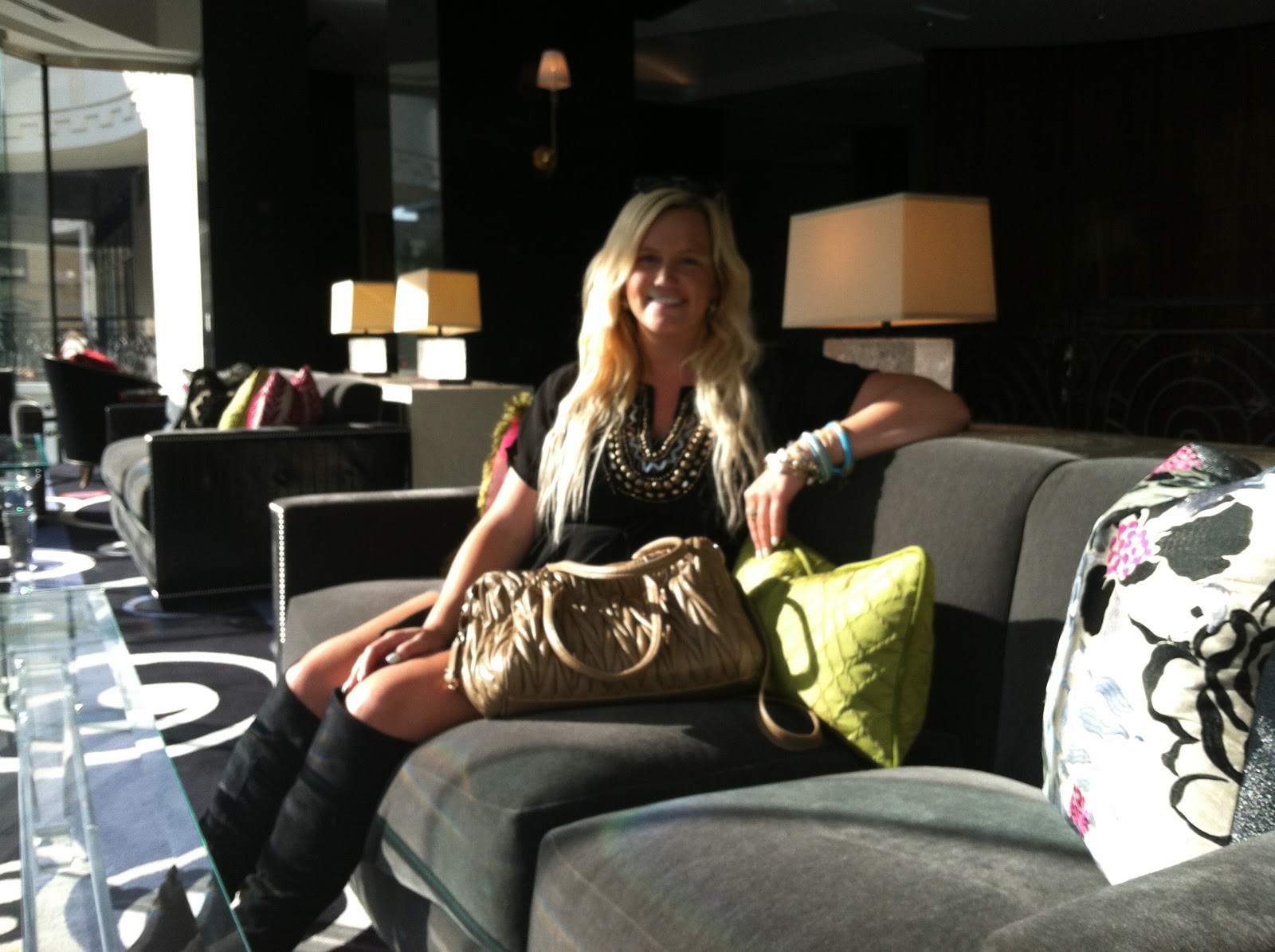 sharron hope: Visiting Christan Grey - Escala