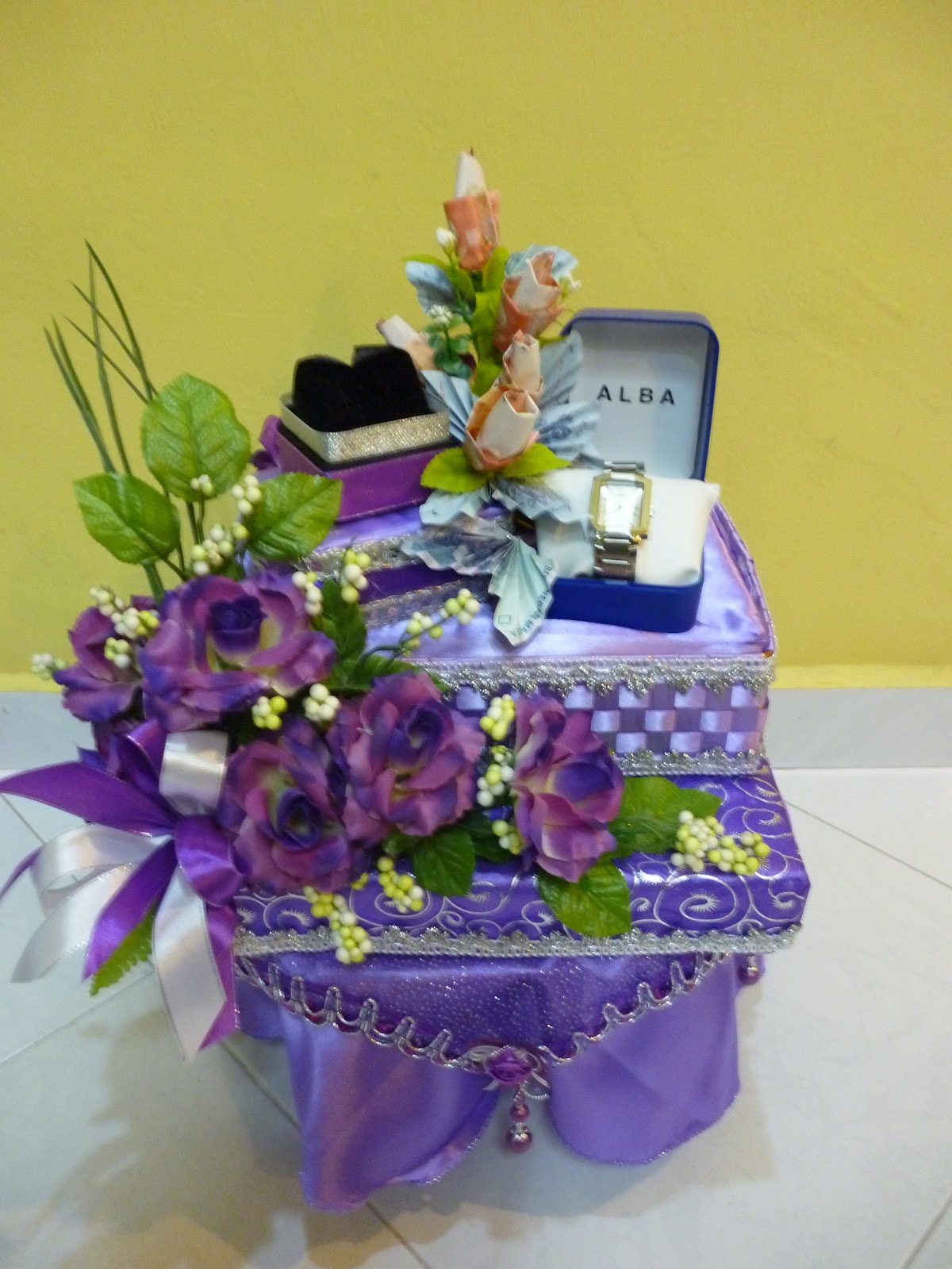 Gubahan Hantaran JS Creation: Gubahan Mas Kahwin,Jam & Rantai