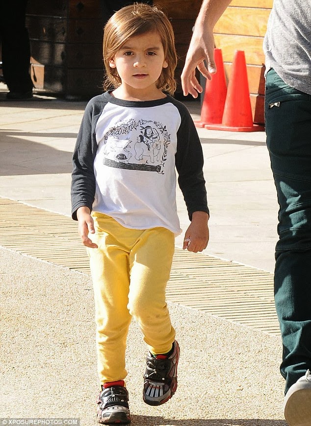 Mason Dash Disick-I grow from day to day: Shopping in Beverly Hills ...