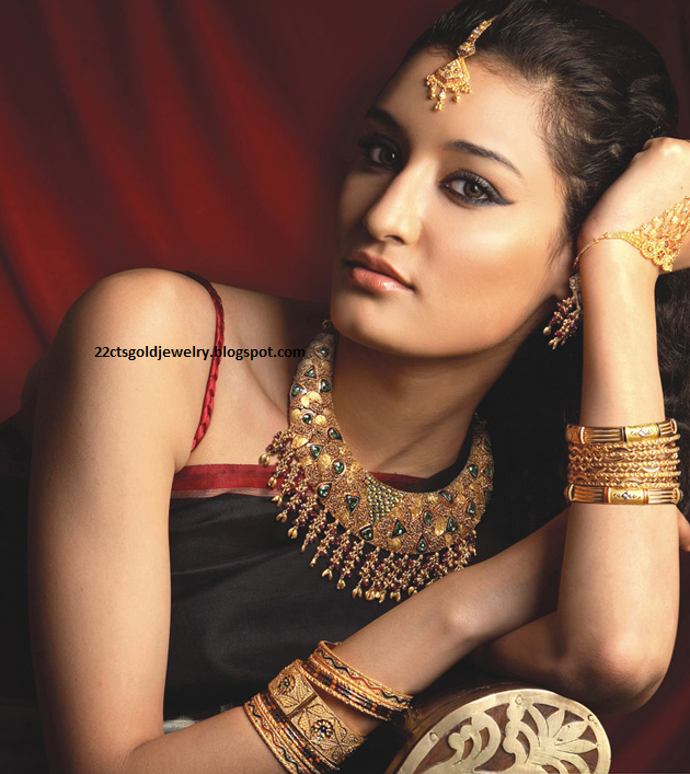 Gold Jewellery Designs: Bridal Necklace and Bangle designs