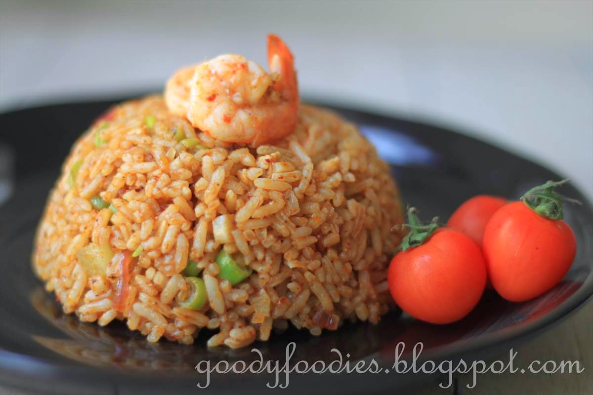 GoodyFoodies: Recipe: Tom Yum Fried Rice with King Prawns