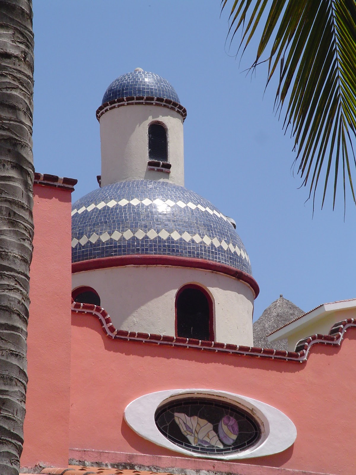 Déjàlà: One Man, One Tree – Bus Ride to a Wedding