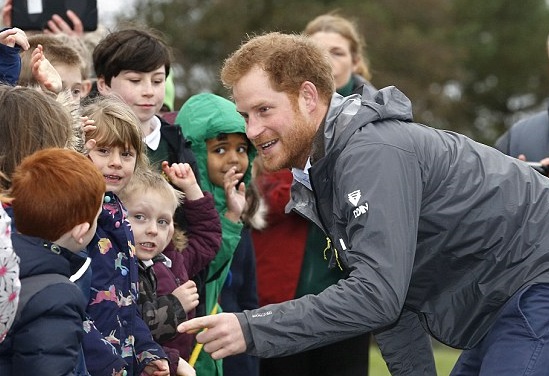 VJBrendan.com: Harry Greets Children from Weeton Primary School and ...