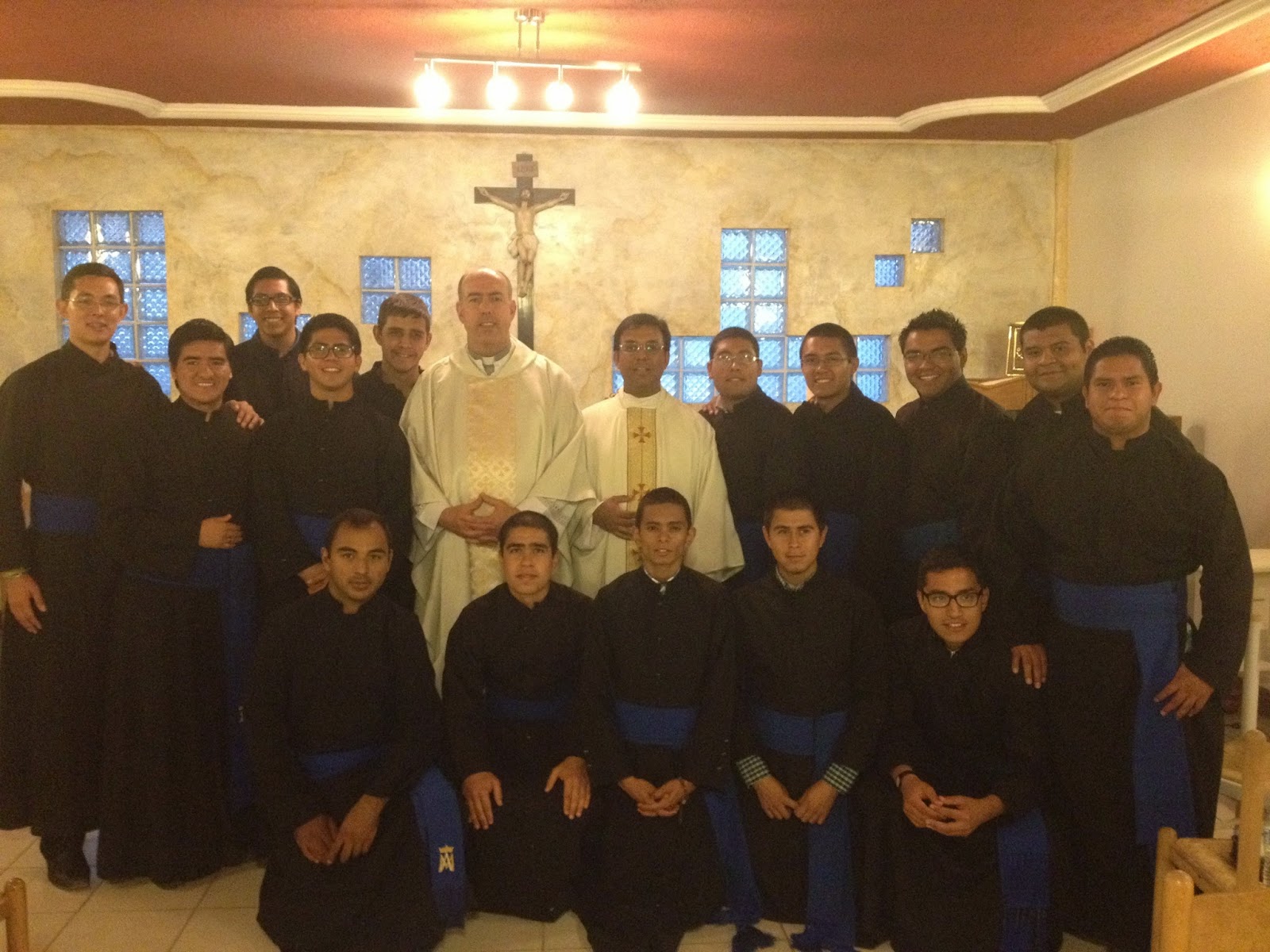 blog del padre hayen: Consagración de seminaristas a la Virgen