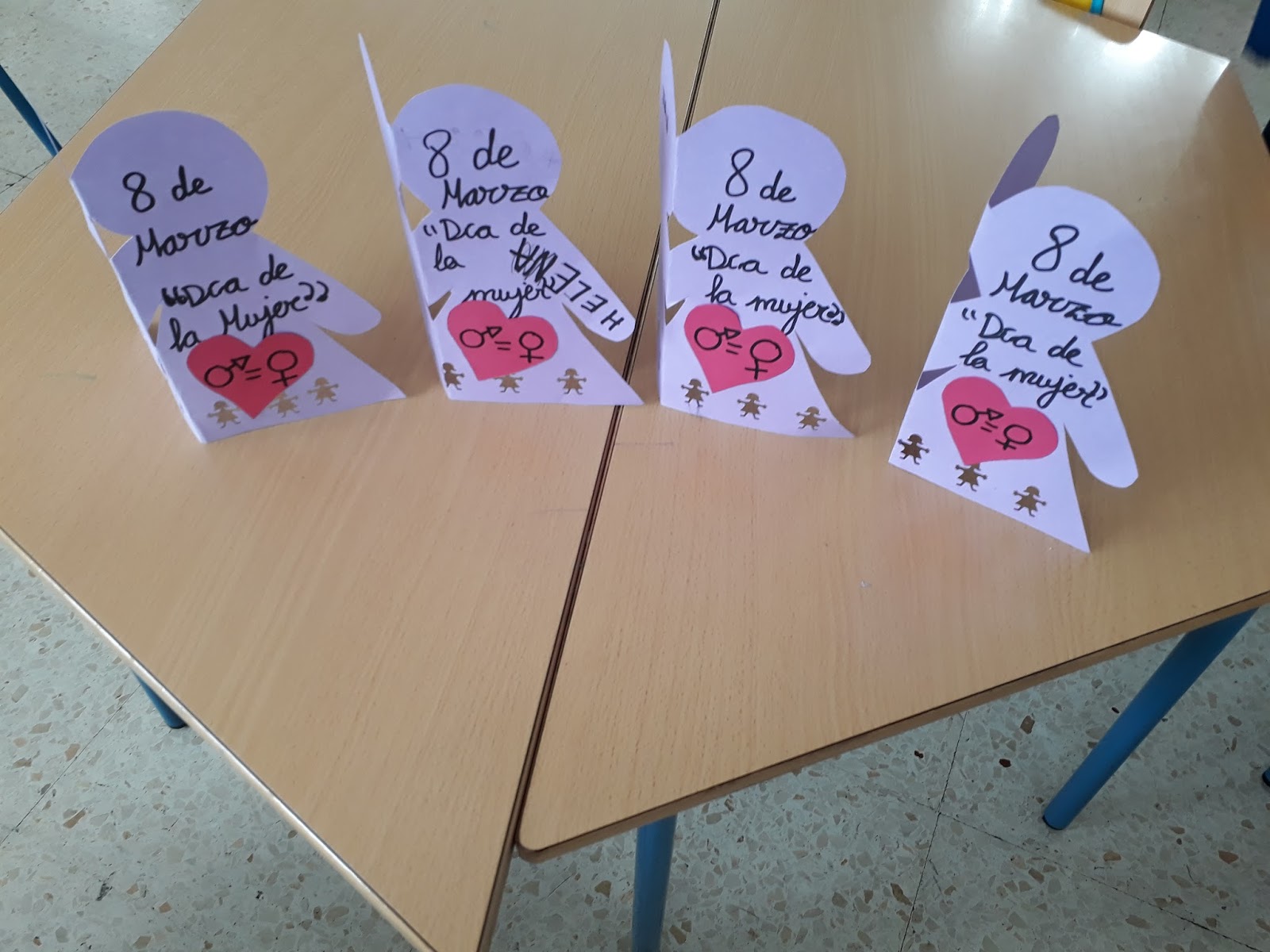 UN PEQUEÑO MUNDO DE COLORES: Educando en igualdad