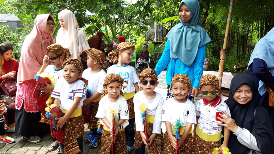 wonderful live: Puncak Tema Sekolah Alam Ar Ridho Semarang
