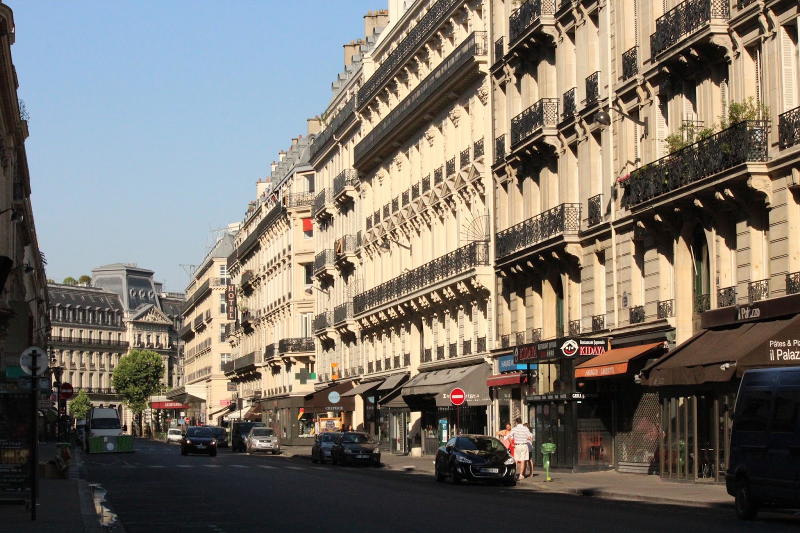 Historia y Genealogía: Rue de La Fayette. París