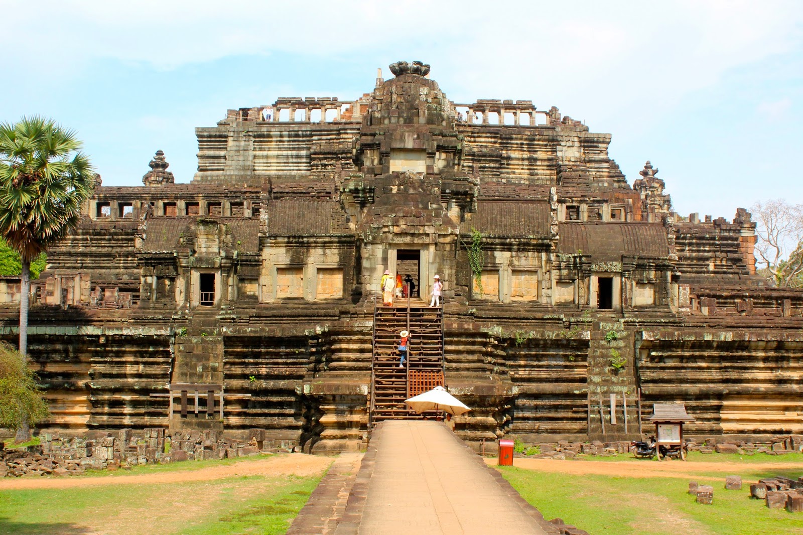 Our Lives Are An Open Blog : Baphuon Temple