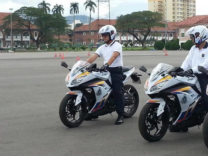 Konvoi Jentera Baru Polis PDRM | Ratusan Buah Kawasaki Ninja 250R ...