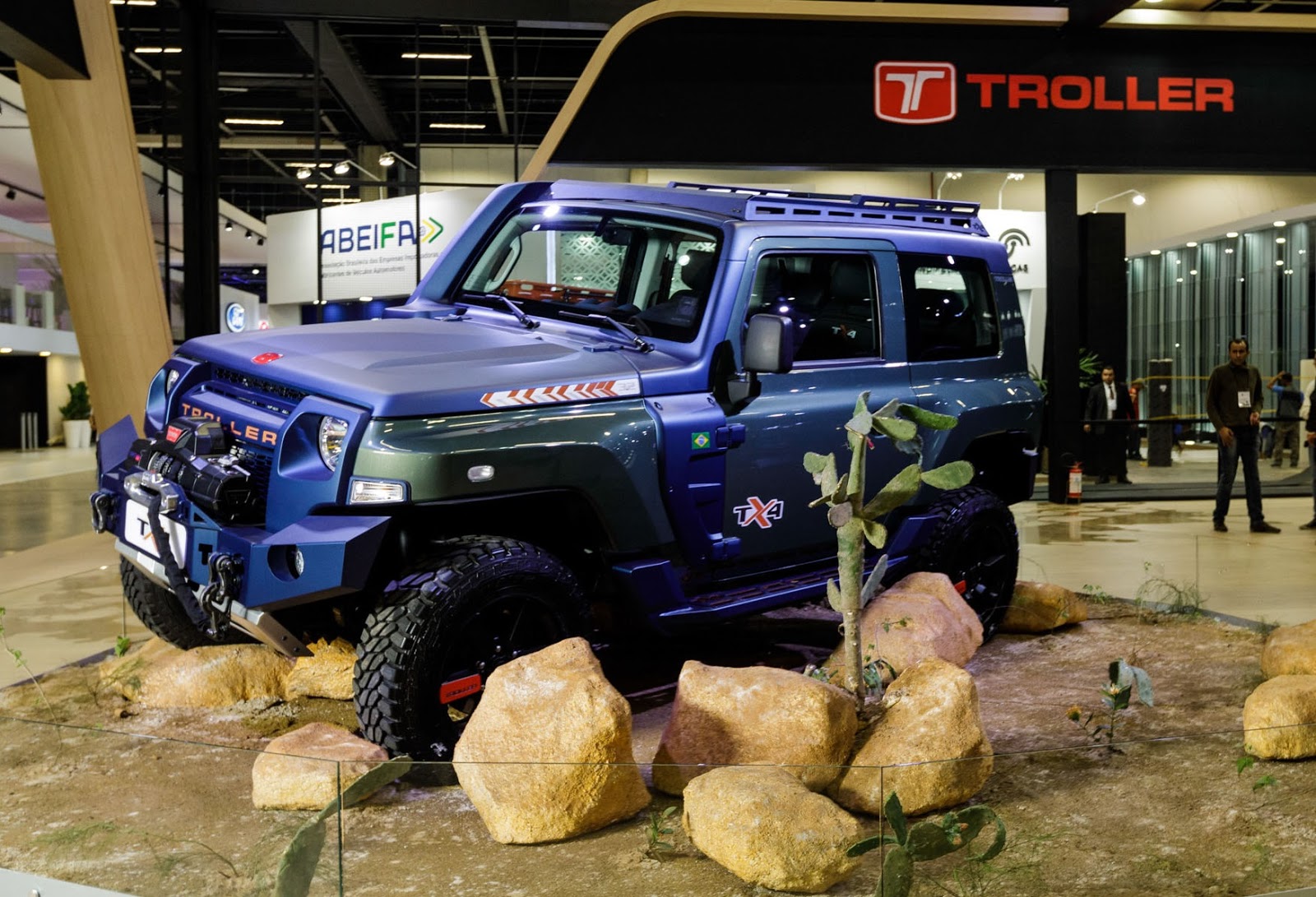 Troller revela TX4 e conceito holográfico de 4 portas no Salão de São Paulo