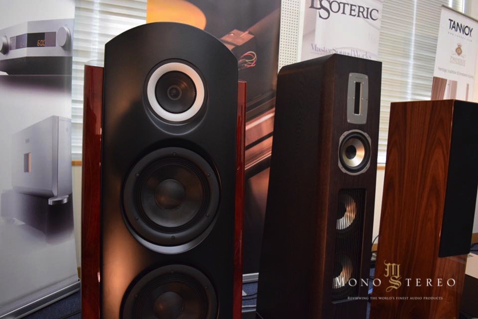High End audio gear galore… – Ultimate High-Fidelity