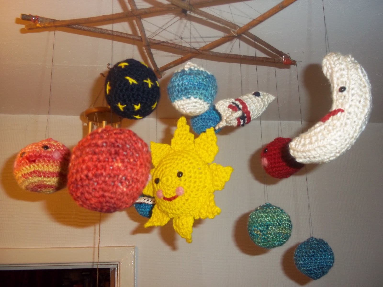 Lucy 'In the sky': Prize Winning Crochet Solar System - Pics 'Ta Dah'