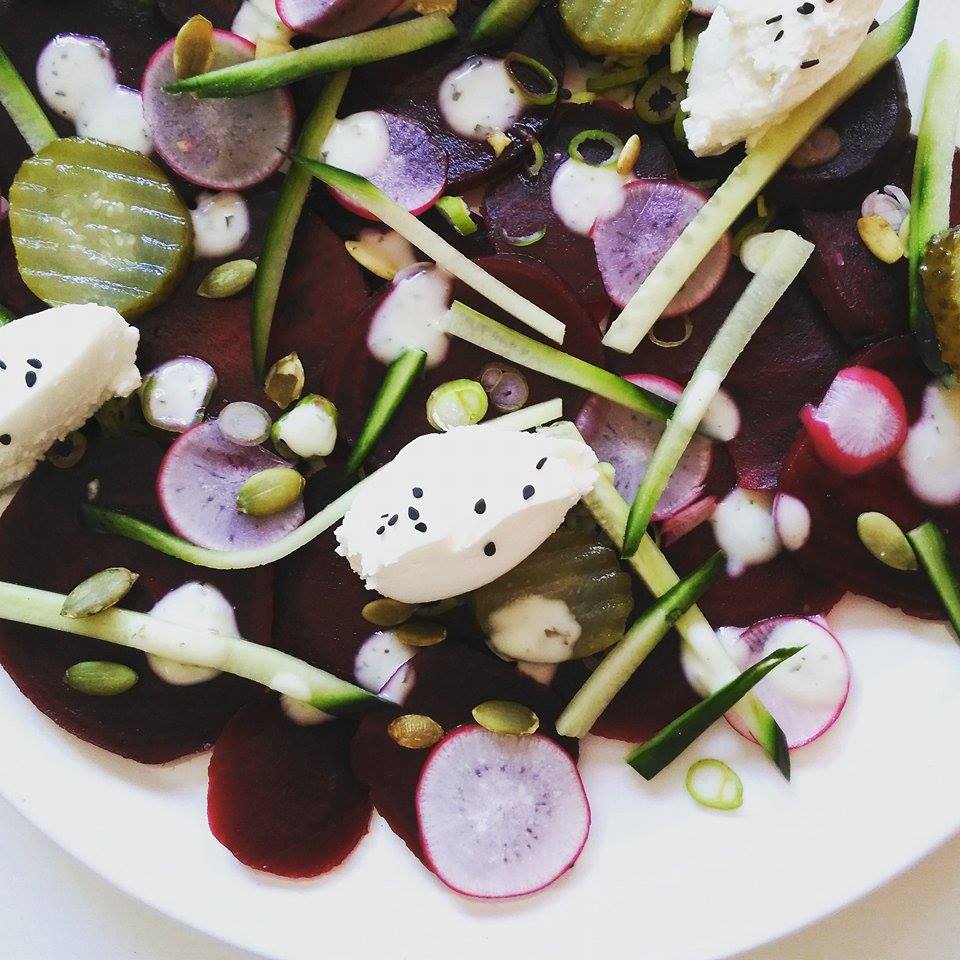 Healthy Food By Phyllis : Lunch - rode biet - augurk - radijs ...