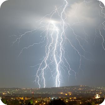 UNTUNG PETANI: Cara menghindari petir dan mengenalinya