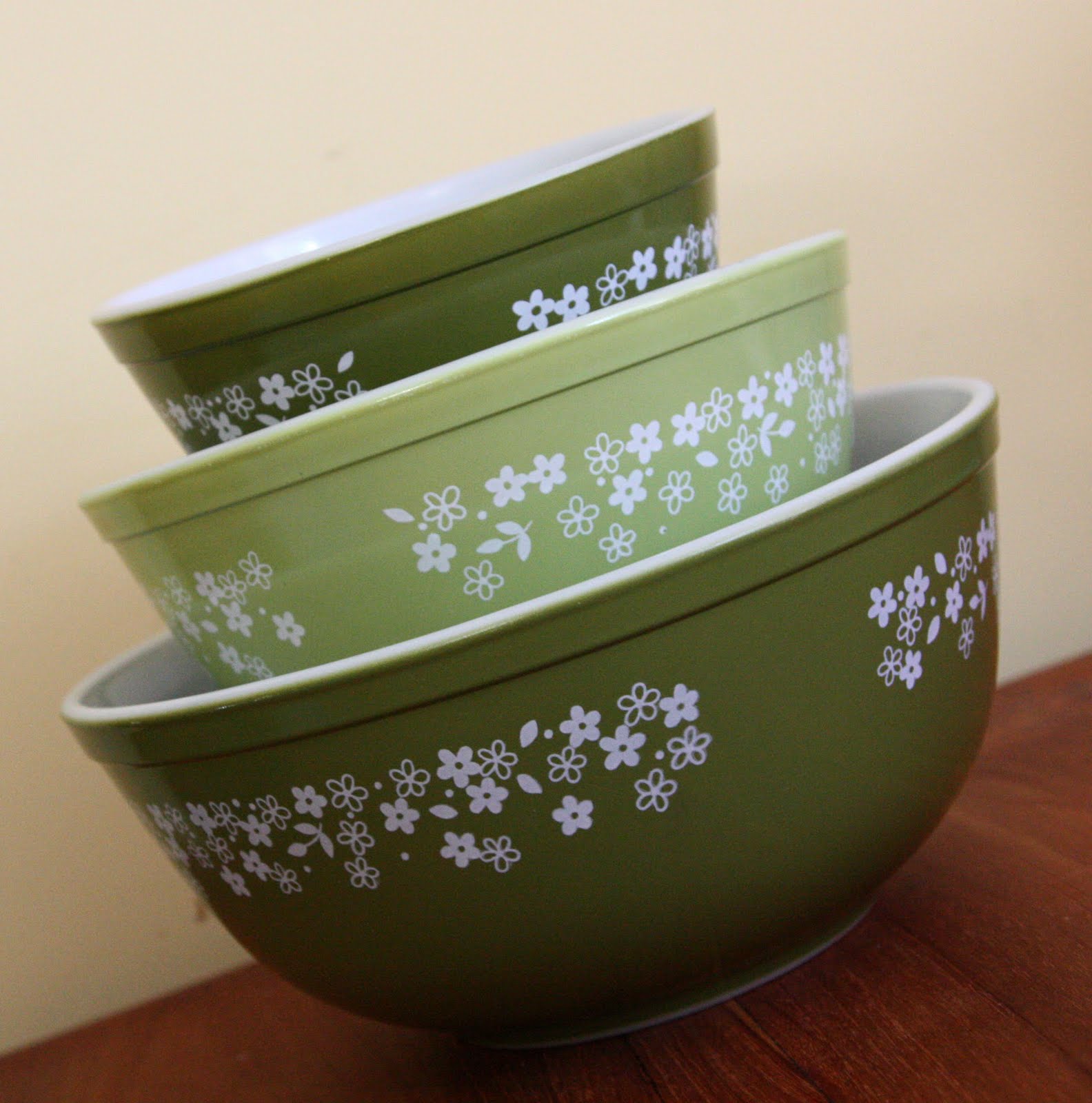 Hello Vintage: My Pyrex Mixing Bowls