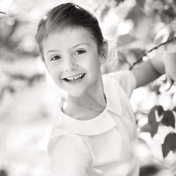 New photos of Princess Estelle and Prince Oscar were released