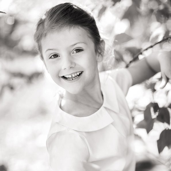 New photos of Princess Estelle and Prince Oscar were released