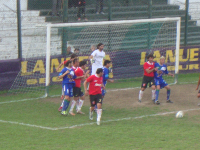 Revista Tribuna Roja: Defensores trajo un punto valioso de la cancha de ...