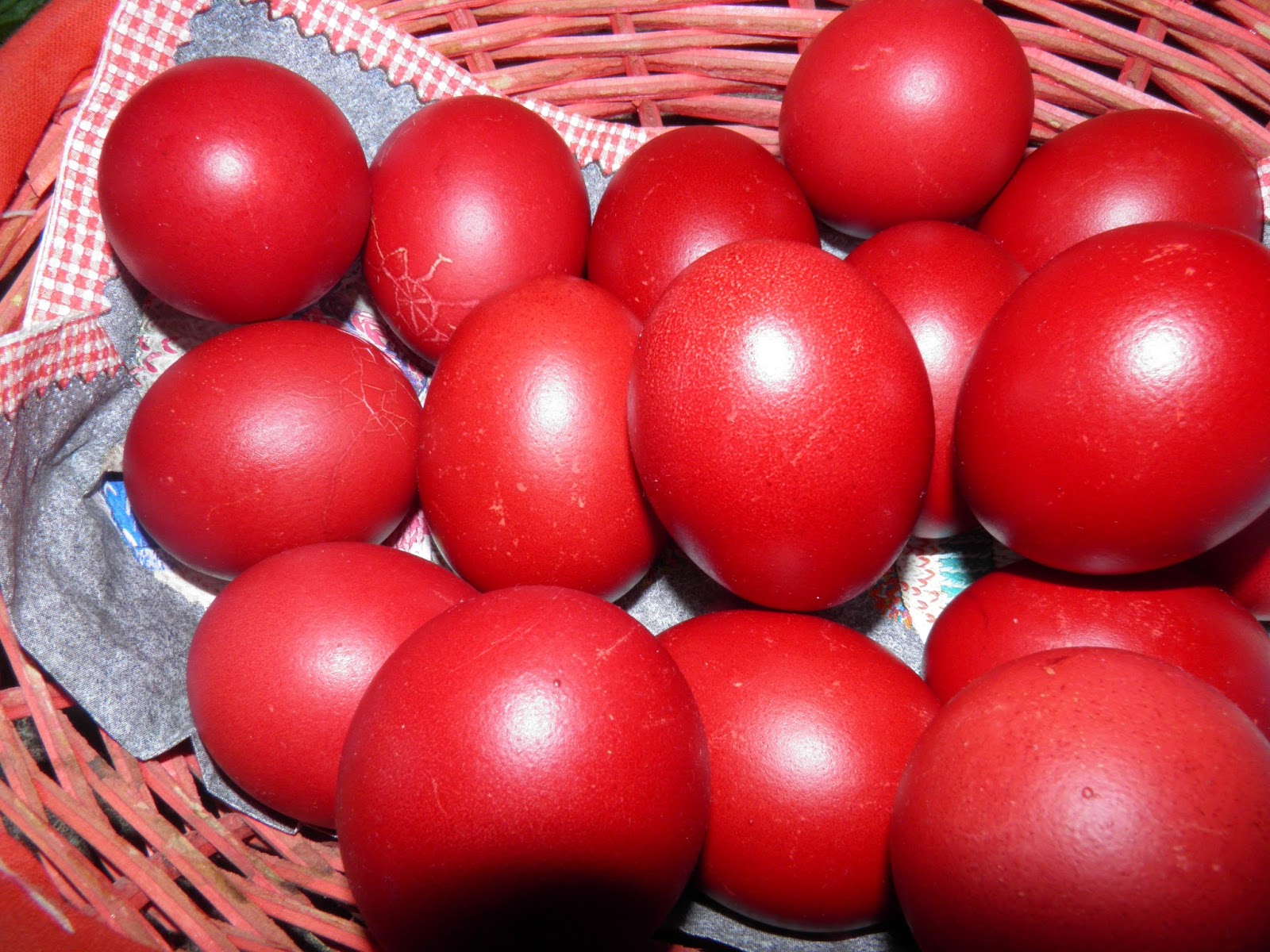 local-kiwi-alien: Red eggs on Thursday