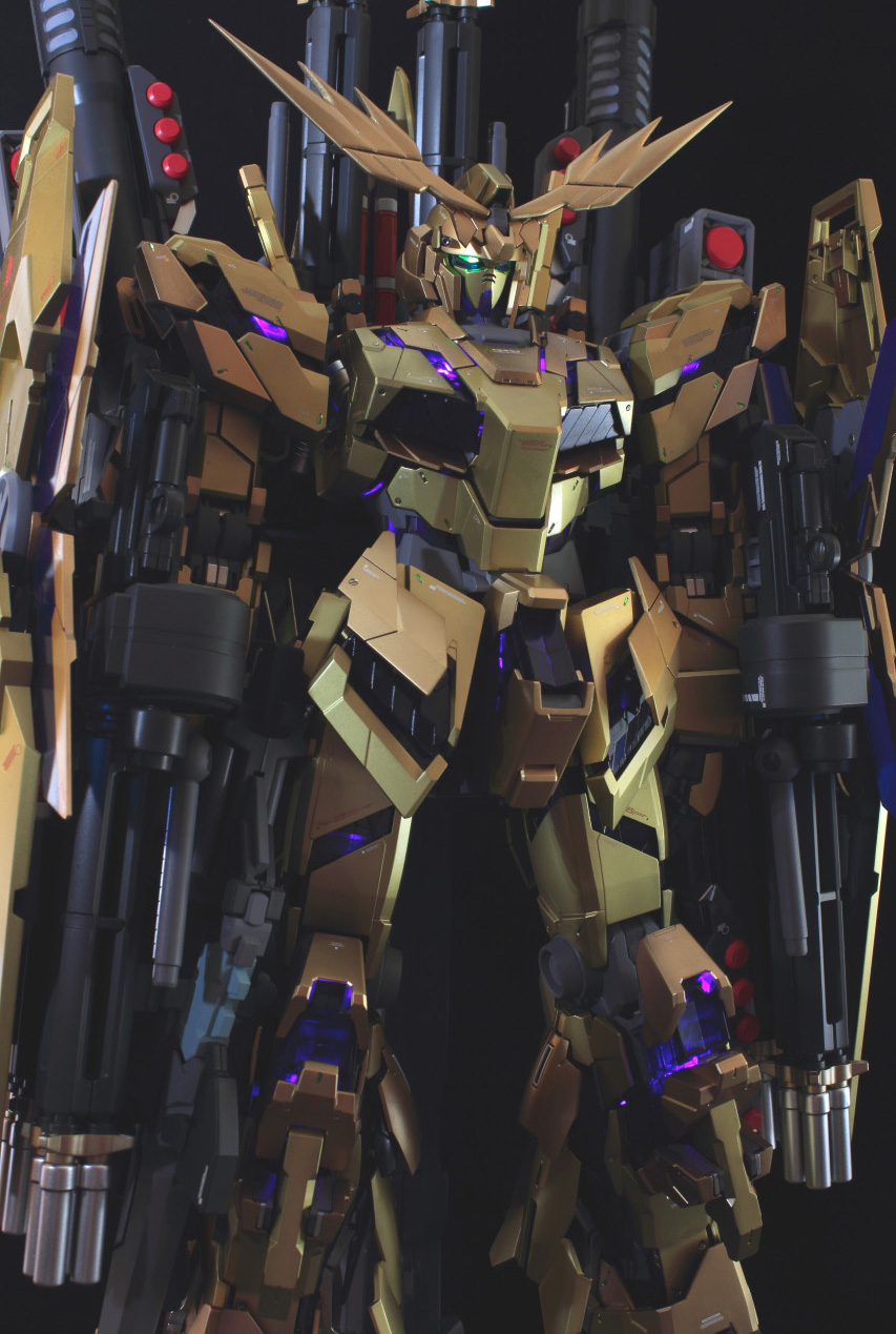 Custom Build: PG 1/60 Unicorn Gundam Phenex + Full Armor Equipment