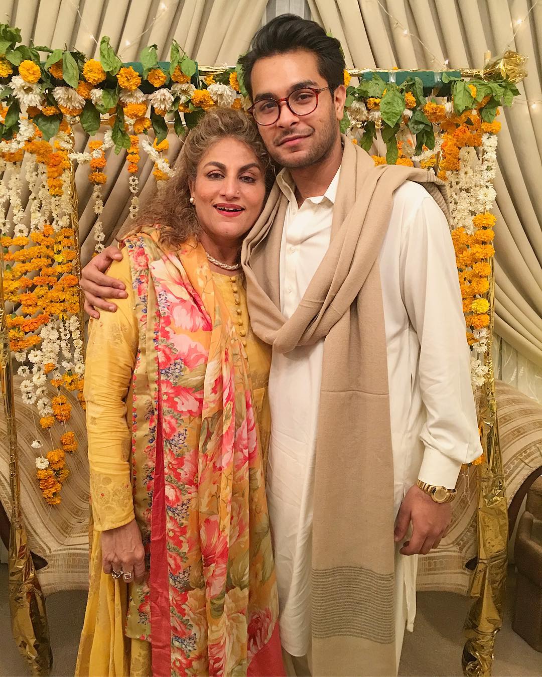 Asim Azhar Biography, Lifestyle, Family, wife | Tap 4 Top