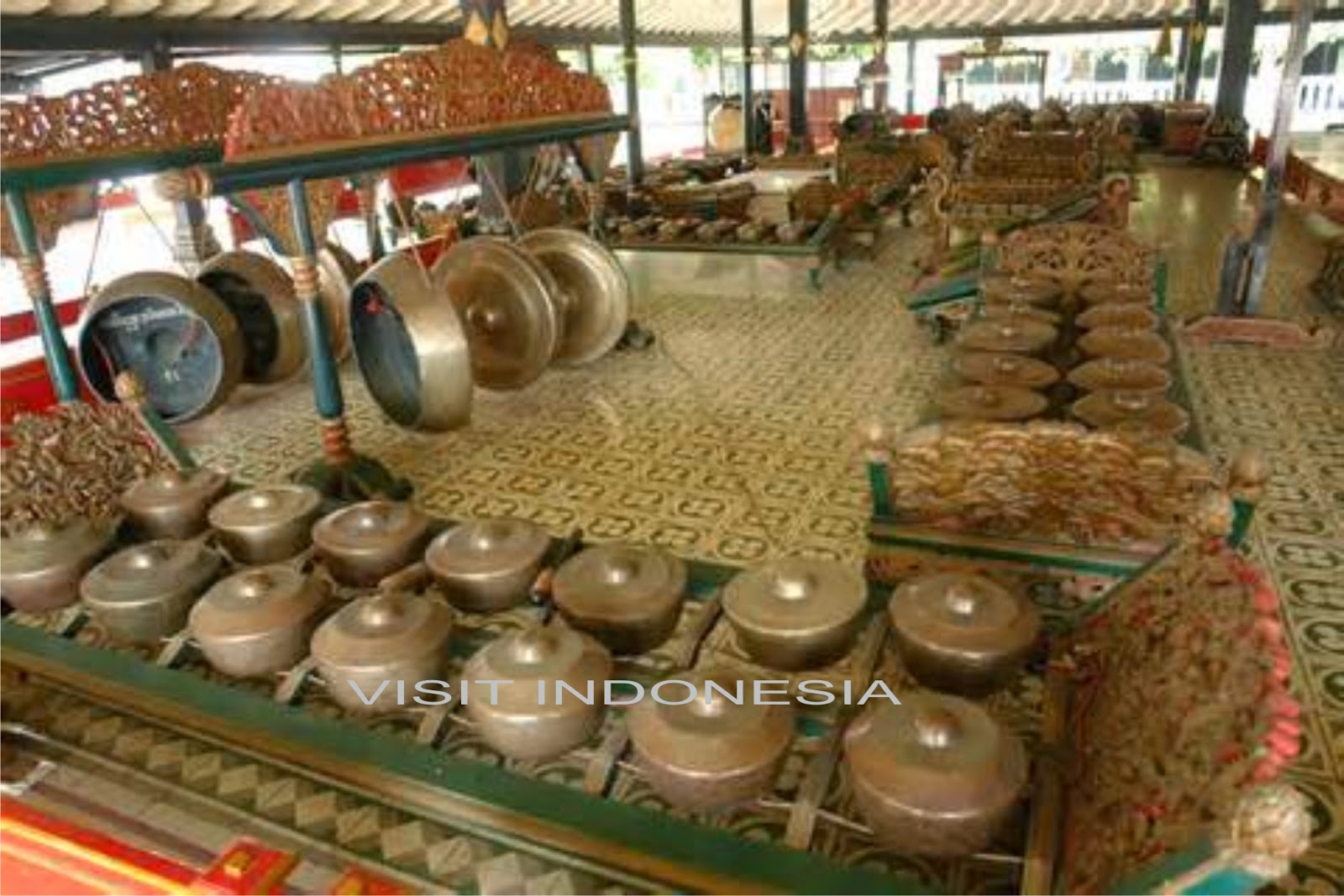 culture of INDONESIA: Indonesian traditional musical instrument