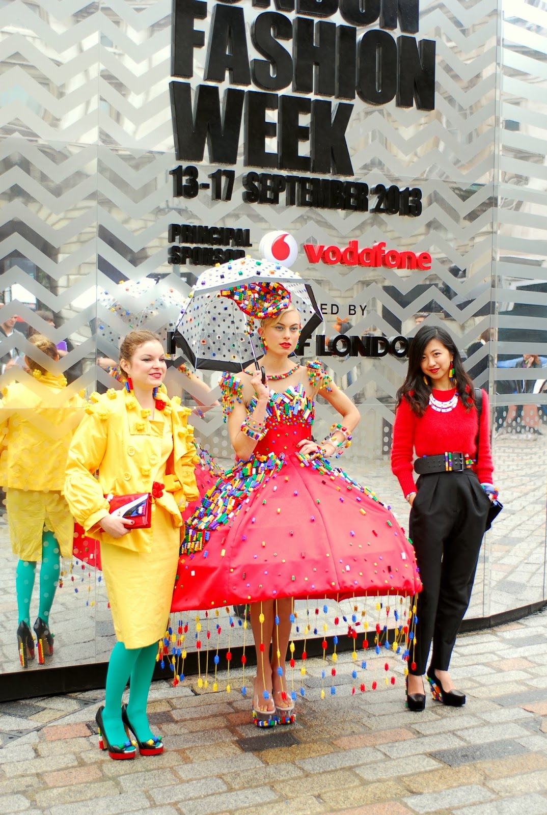 Cycle in Heels : THE LEGO DRESS FOR THE FASHION WEEK