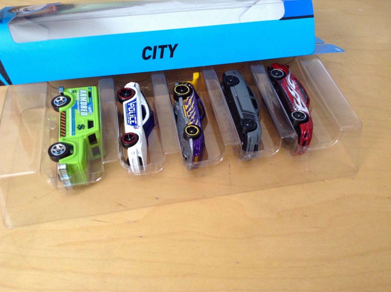 JULIAN'S HOT WHEELS BLOG: Police Pursuit 5-Pack