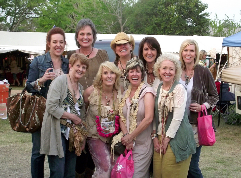 Lillys Lace: Sassy Friends in Round Top