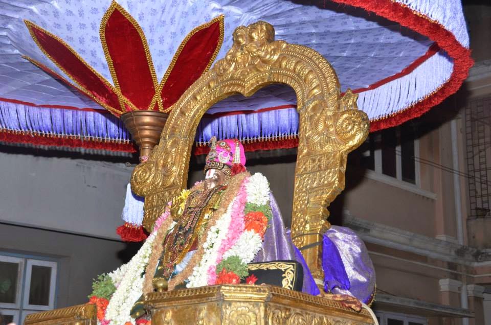 Kairavini karaiyinile - திரு அல்லிக்கேணி குளக்கரையோரம்: Swami Nammalwar ...