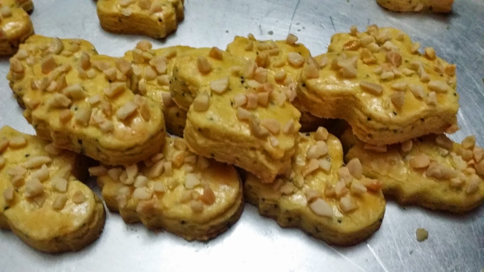 ZULFAZA LOVES COOKING: Biskut badam rangup