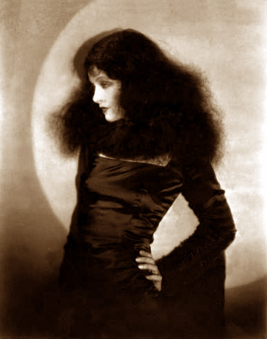 A PERSON IN THE DARK: Myrna Loy: The People's Queen