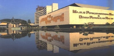 BASANDO: Sejarah dan Informasi Gedung MPR/DPR RI