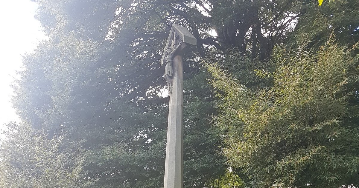 War Graves and Memorials: Helmsley War Memorial