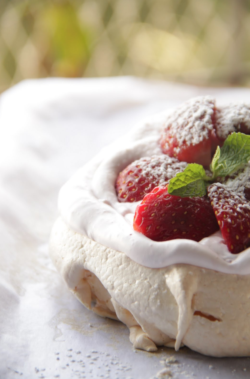Scrumpdillyicious: Summer Berry Pavlova with Cream & Mint
