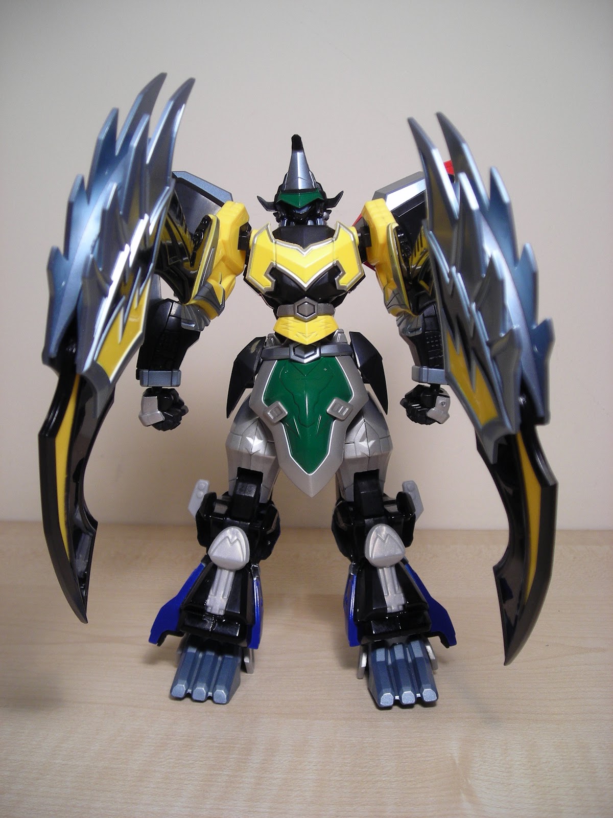 My Shiny Toy Robots: Toybox REVIEW: Bandai Super Robot Chogokin Magiking