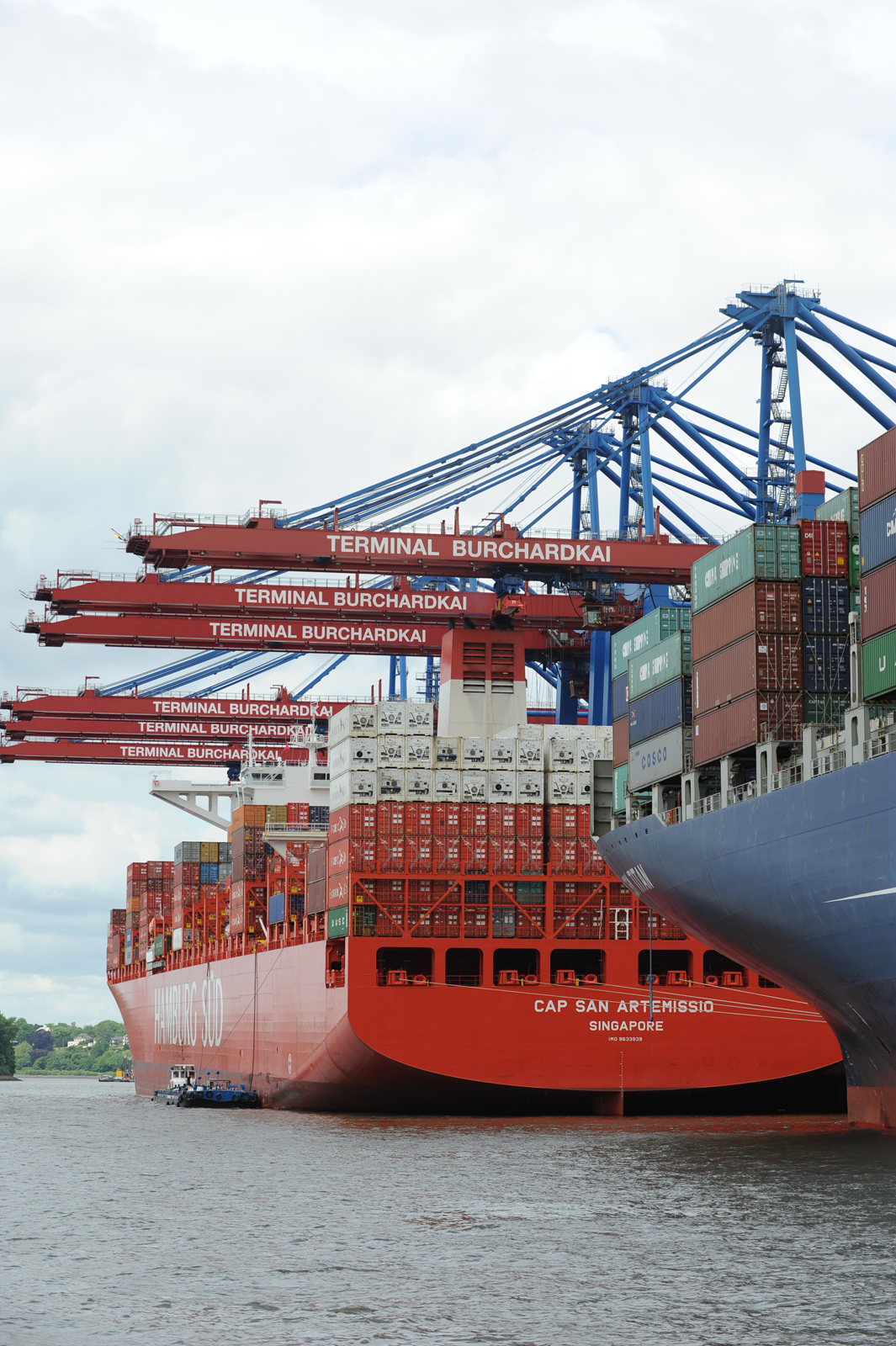 Linux on IBM Z and Containers: The Mainframes of Real Containers