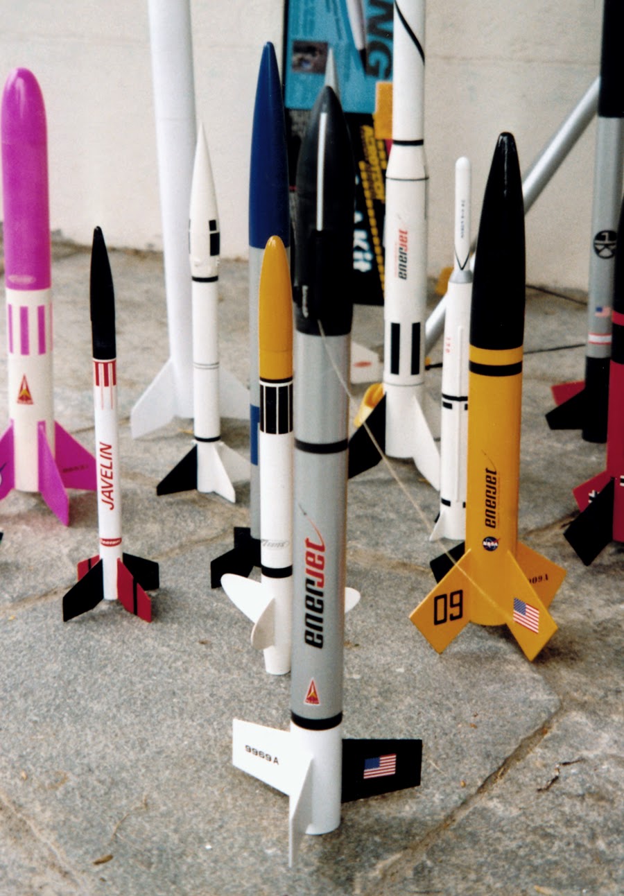 Vintage Rocketry Retrospection: Vehicle 69 With Estes AstroCam 110