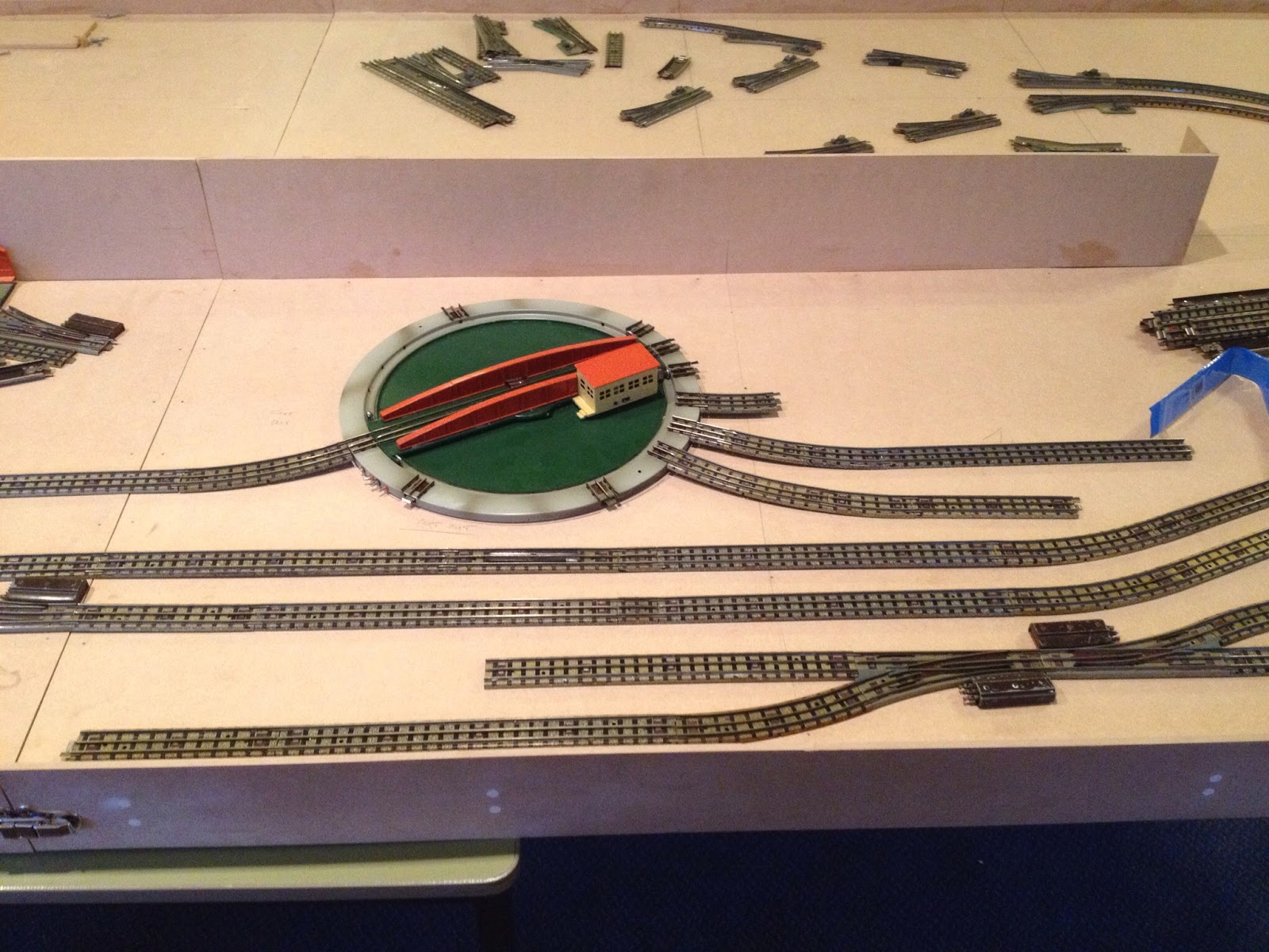 Hornby Dublo 3 Rail: New layout: All in a day's work