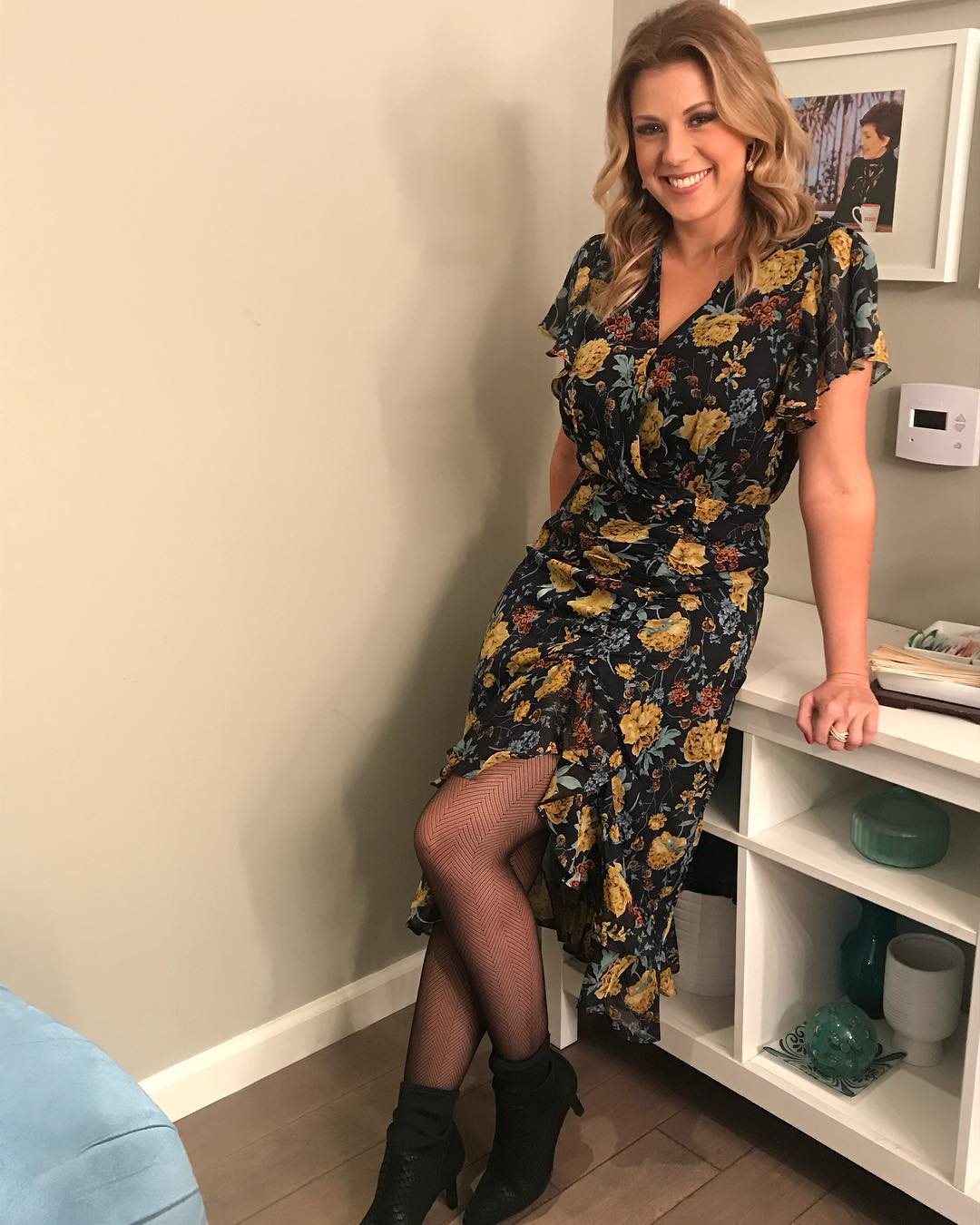Celebrity Legs And Feet In Tights Jodie Sweetin`s Legs And Feet In Tights 2