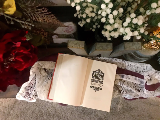 Book Review: Carrie by Stephen King - A Paper Arrow