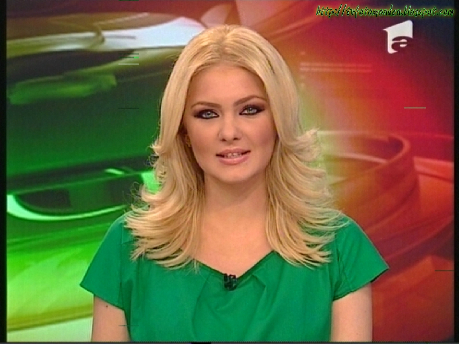 tv foto monden: Cristina Dochianu prezinta stirile din sport la Antena 1