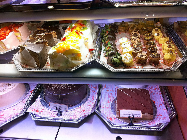 La Monarca Bakery - Santa Monica - Vegas and Food